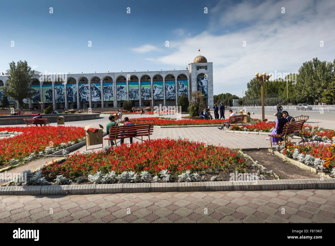 Bischkek, Kirgistan - 27. September 2015: Ala-Too-Platz. Bischkek ...