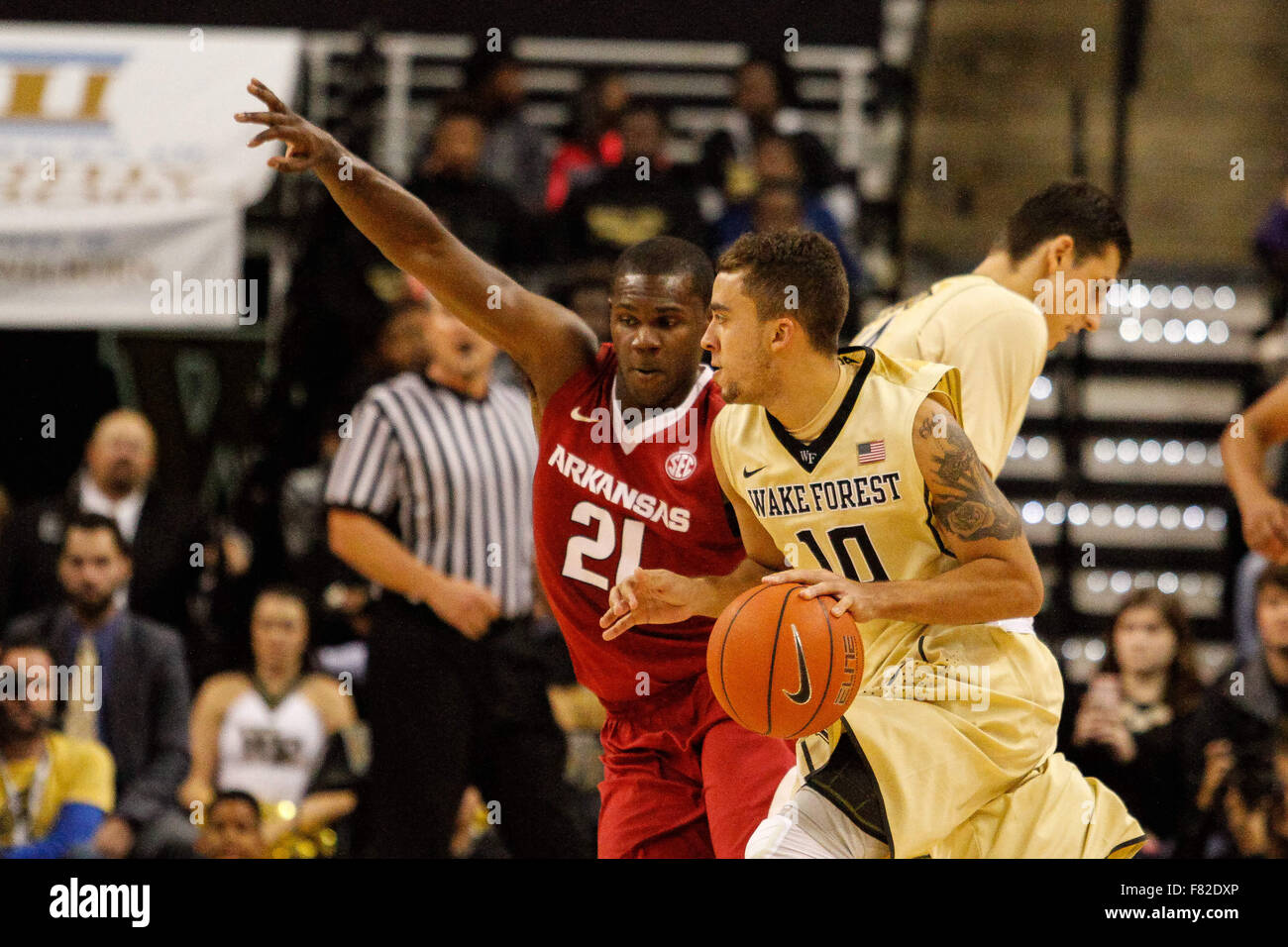Winston-Salem, NC, USA. 4. Dez 2015. Arkansas Razorbacks guard ...