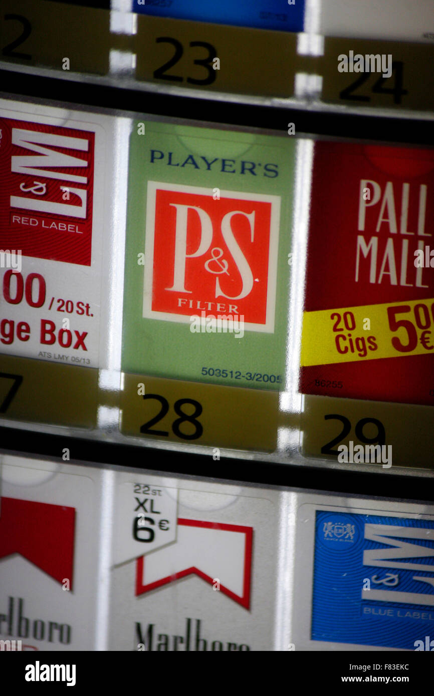 Pall mall logo -Fotos und -Bildmaterial in hoher Auflösung – Alamy