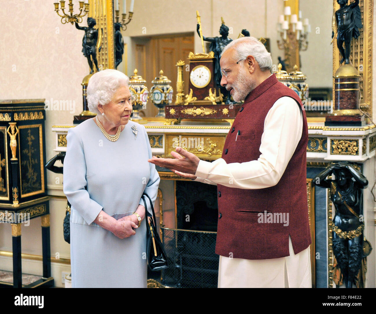 Queen elizabeth ii meets -Fotos und -Bildmaterial in hoher Auflösung ...