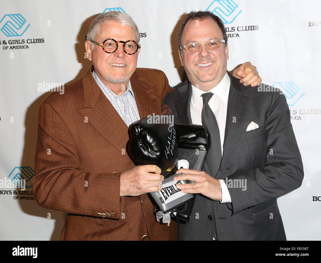 Prominente besuchen jungen & Girls Clubs of America ehrt Boxweltmeister ...