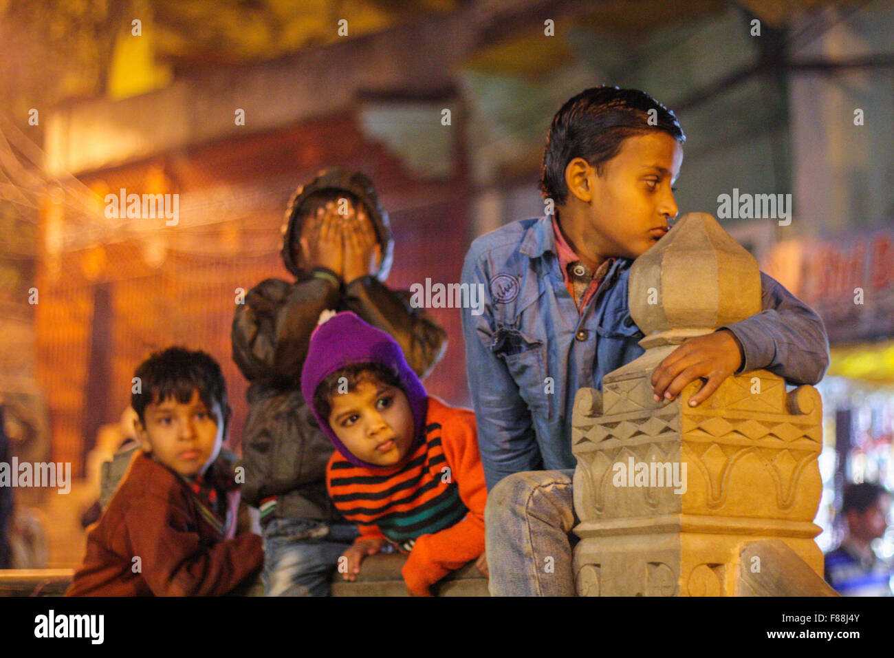 Knaben baden -Fotos und -Bildmaterial in hoher Auflösung - Seite 2 - Alamy