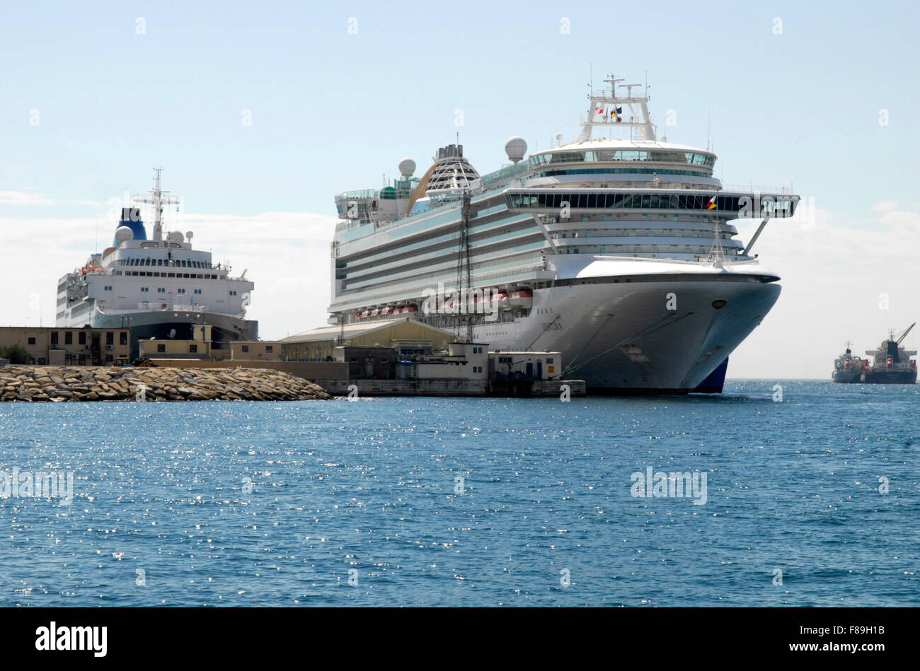 In dock in gibraltar -Fotos und -Bildmaterial in hoher Auflösung – Alamy