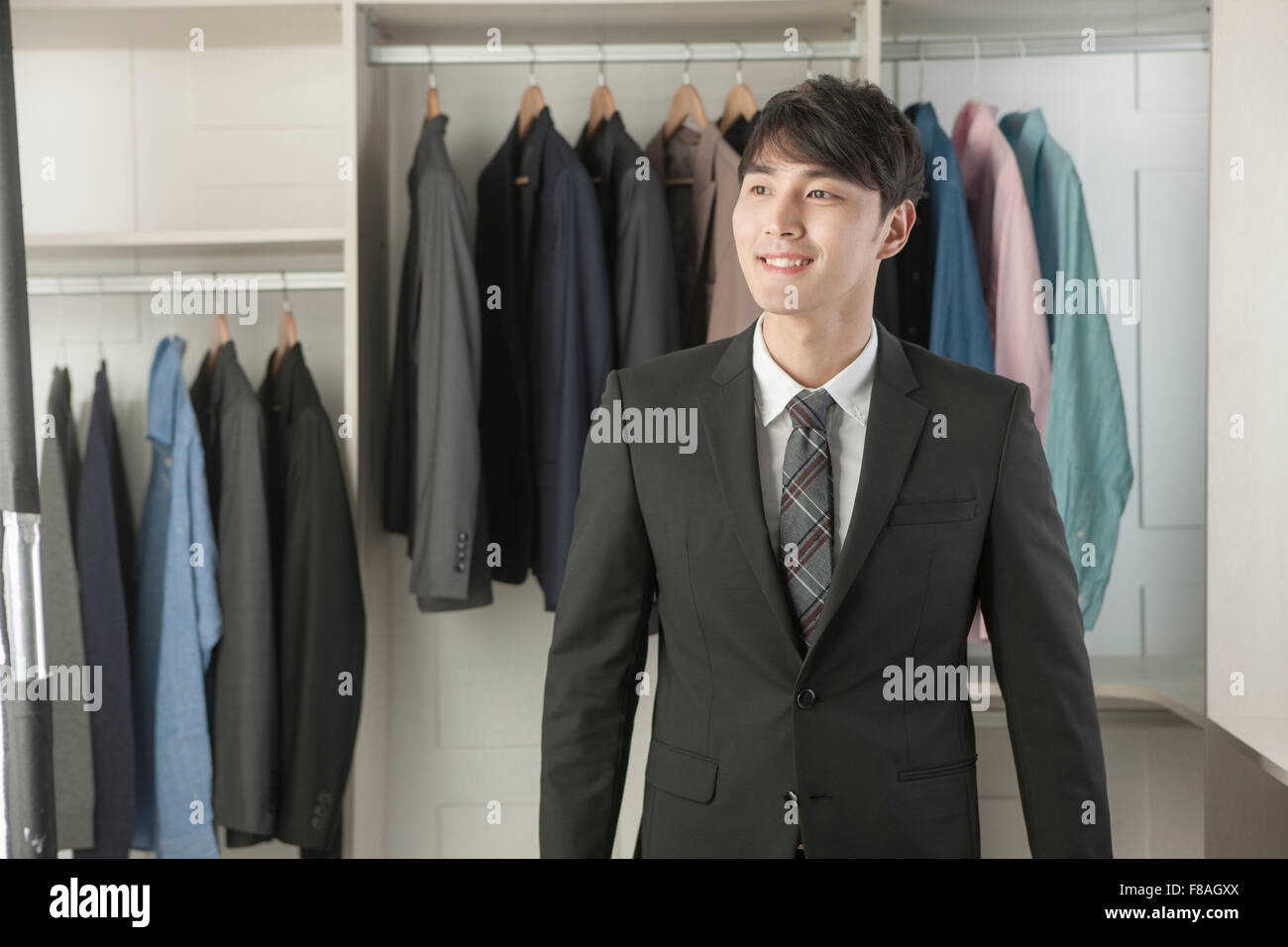 Stehschrank -Fotos und -Bildmaterial in hoher Auflösung – Alamy