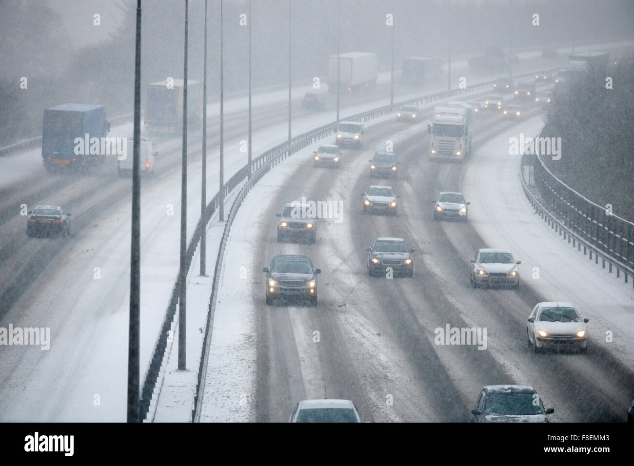 Winterverkehr Autobahn Stockfotos und -bilder Kaufen - Alamy
