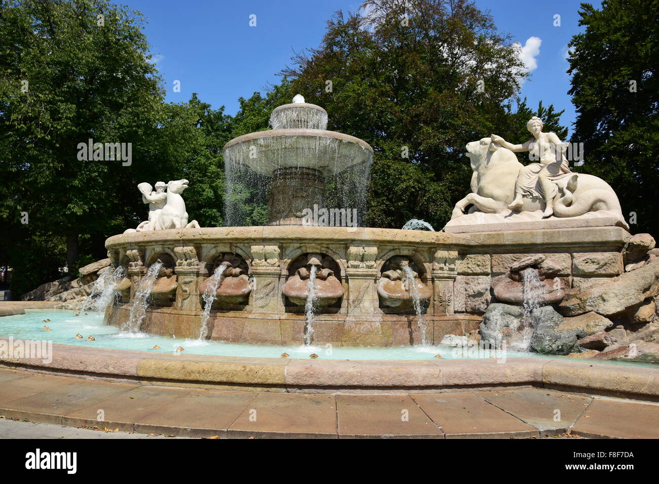 Wittelsbach fountain munich -Fotos und -Bildmaterial in hoher Auflösung – Alamy