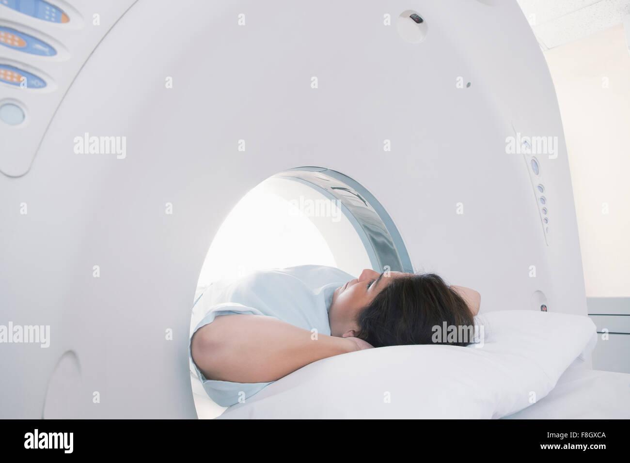 Patienten legen -Fotos und -Bildmaterial in hoher Auflösung – Alamy