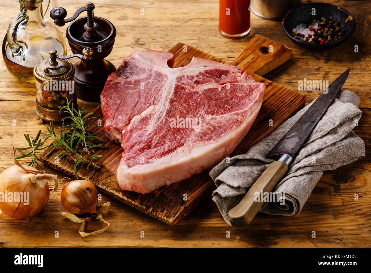 Knochen mit fleisch -Fotos und -Bildmaterial in hoher Auflösung – Alamy