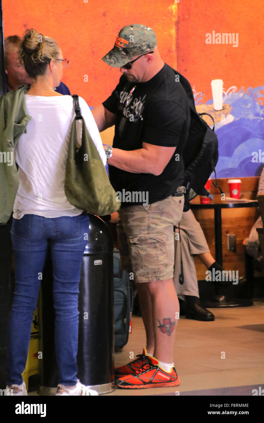 "Stone Cold" Steve Austin am Los Angeles International Airport (LAX ...