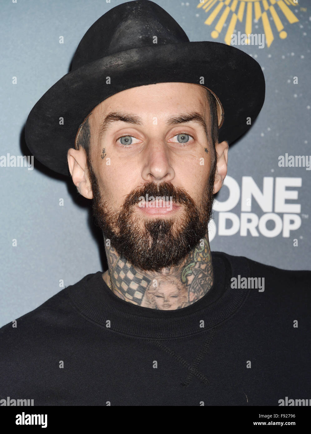 Schlagzeuger travis barker -Fotos und -Bildmaterial in hoher Auflösung ...