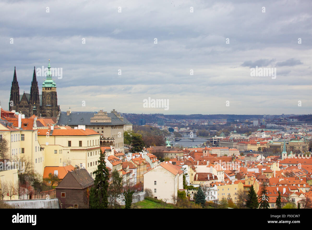 Die Aussicht auf die Prager gotische Burg und Bauten Czhech, EU ...