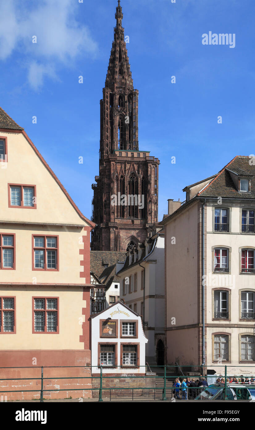 Strasbourg cathedral spire -Fotos und -Bildmaterial in hoher Auflösung ...