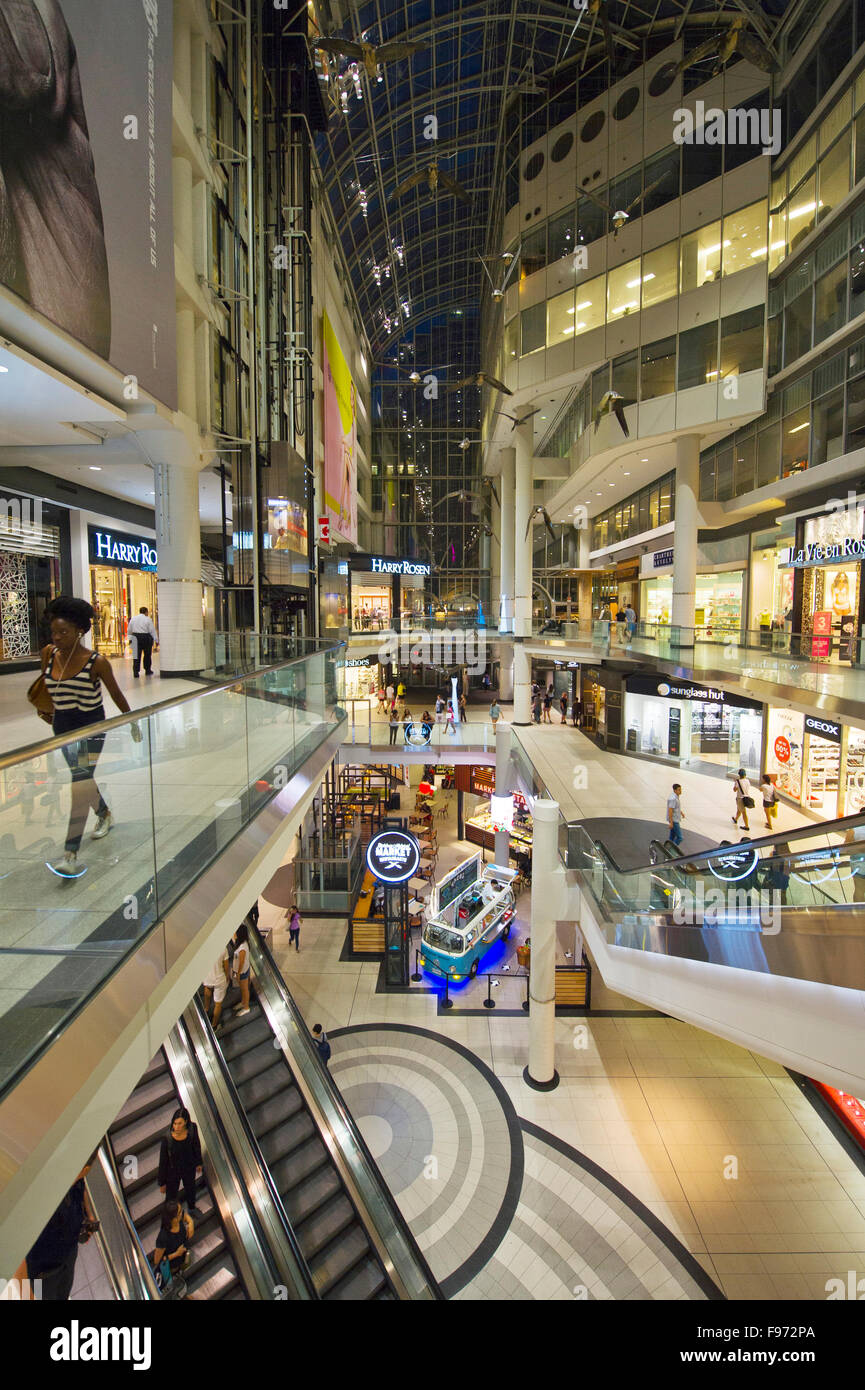 Toronto eaton center interior -Fotos und -Bildmaterial in hoher ...