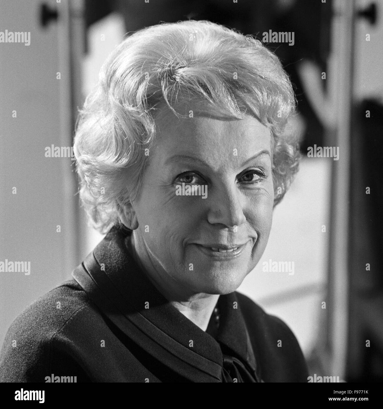 Frau mueller -Fotos und -Bildmaterial in hoher Auflösung – Alamy