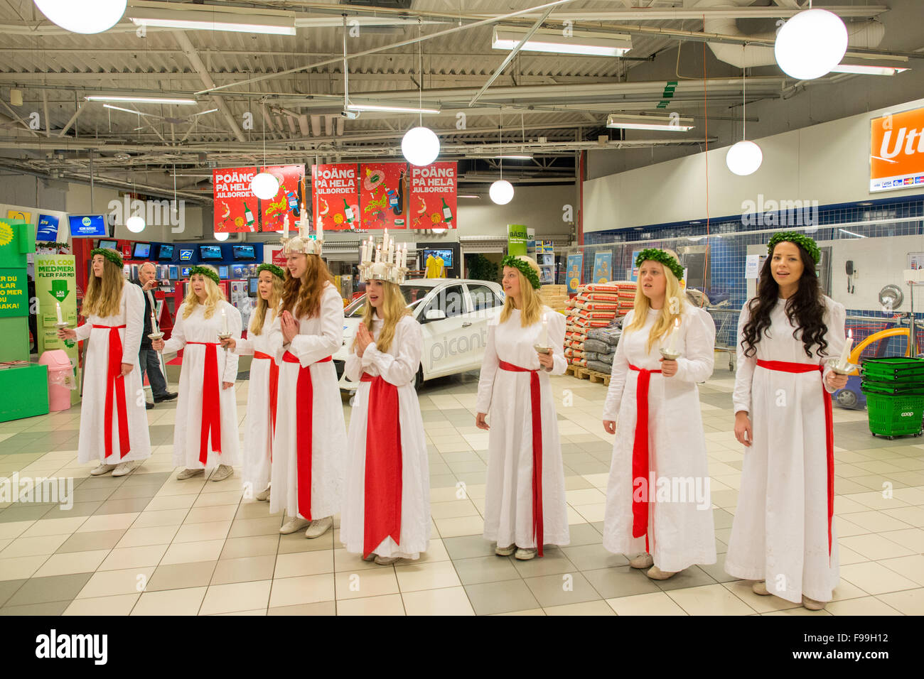 Lucia celebration -Fotos und -Bildmaterial in hoher Auflösung – Alamy