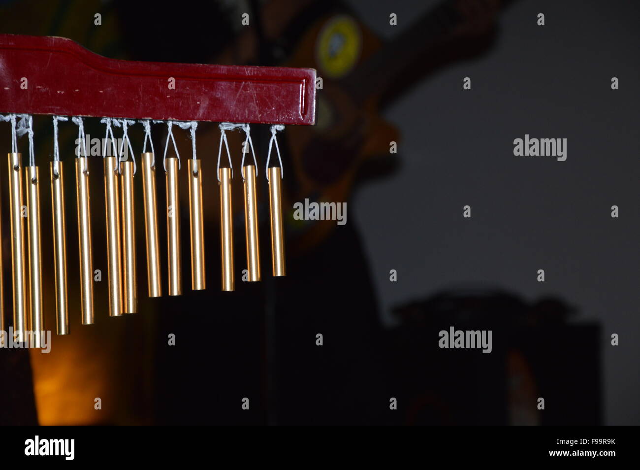 Musik instrumente -Fotos und -Bildmaterial in hoher Auflösung – Alamy