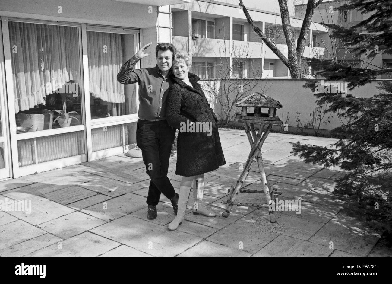 Der österreichischen Fictitious character Waltraud Haas mit Ehemann ont Erwin Strahl ...