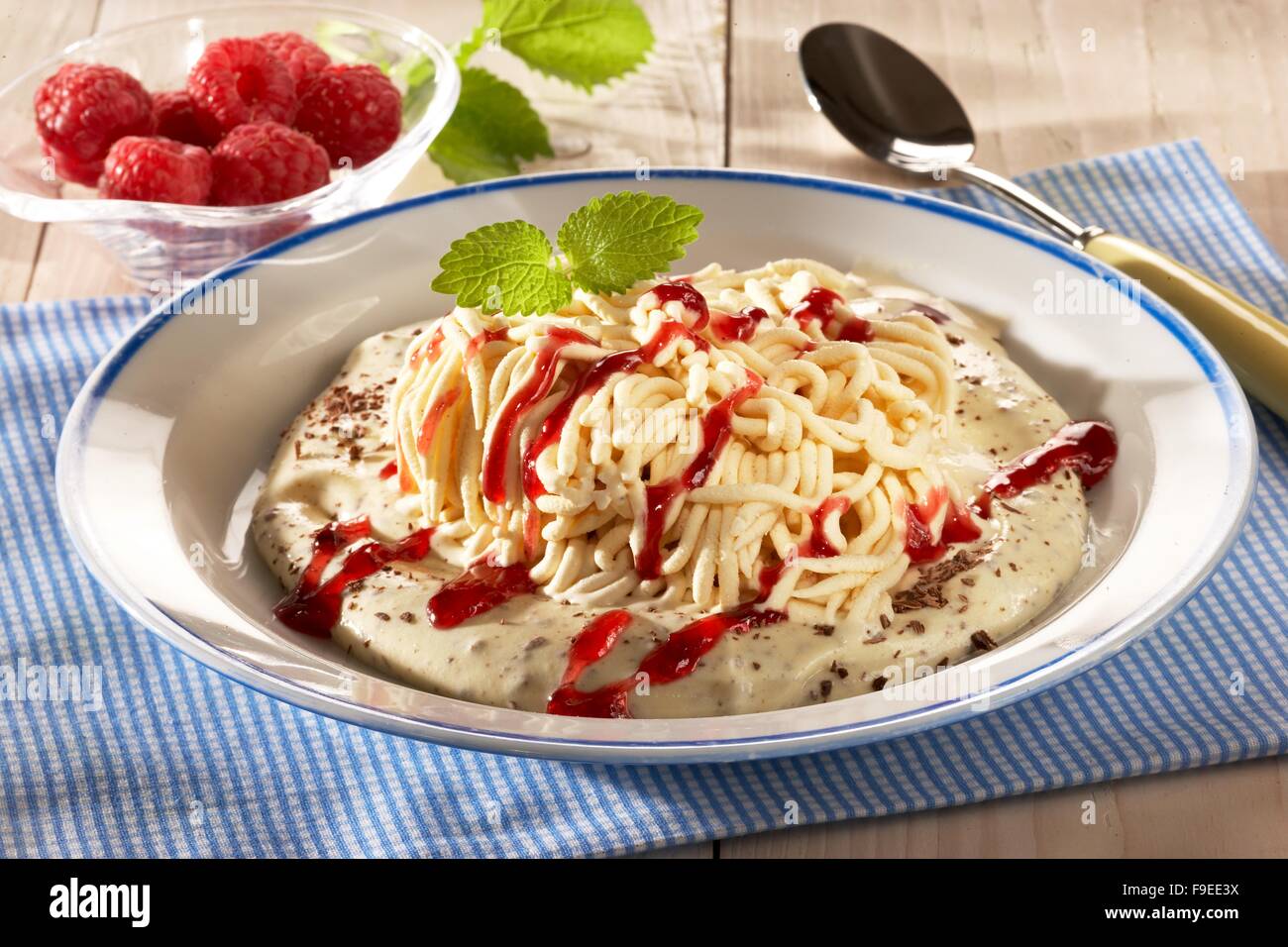 Spaghetti ice -Fotos und -Bildmaterial in hoher Auflösung – Alamy