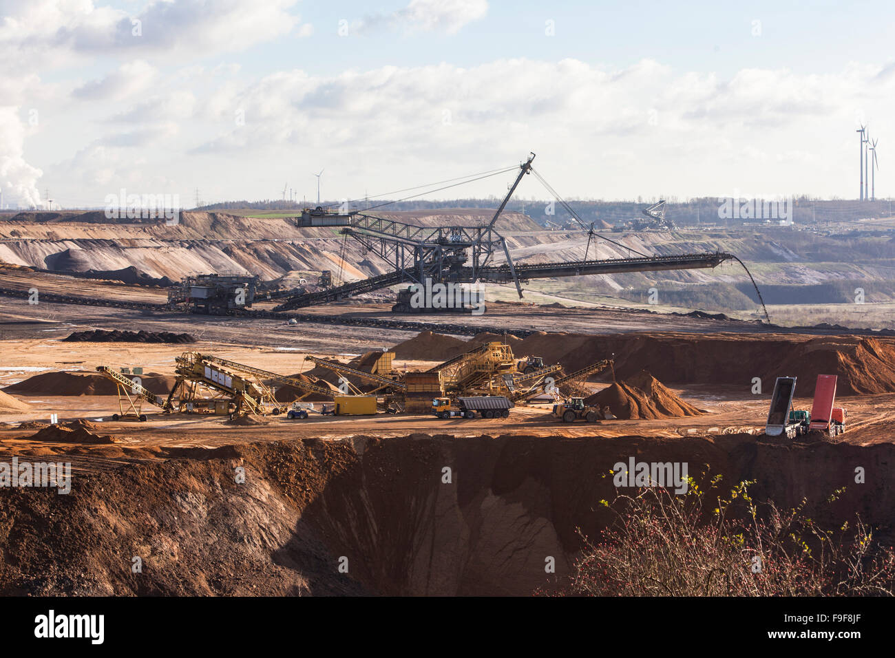 Braunkohlenbagger im braunkohlenbergbau garzweiler -Fotos und ...