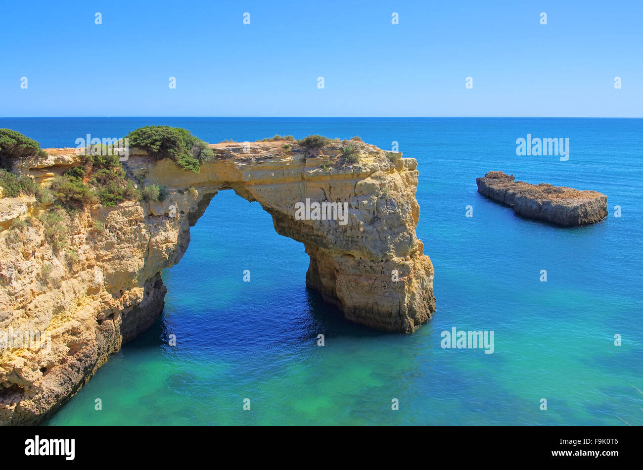 Portugal strand felsen -Fotos und -Bildmaterial in hoher Auflösung – Alamy