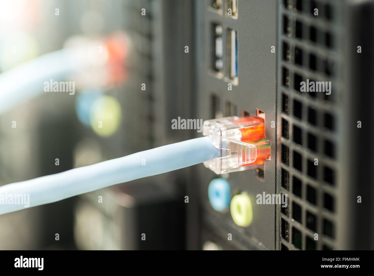 Netzwerk-Anschluss an PC angeschlossen Stockfotografie - Alamy