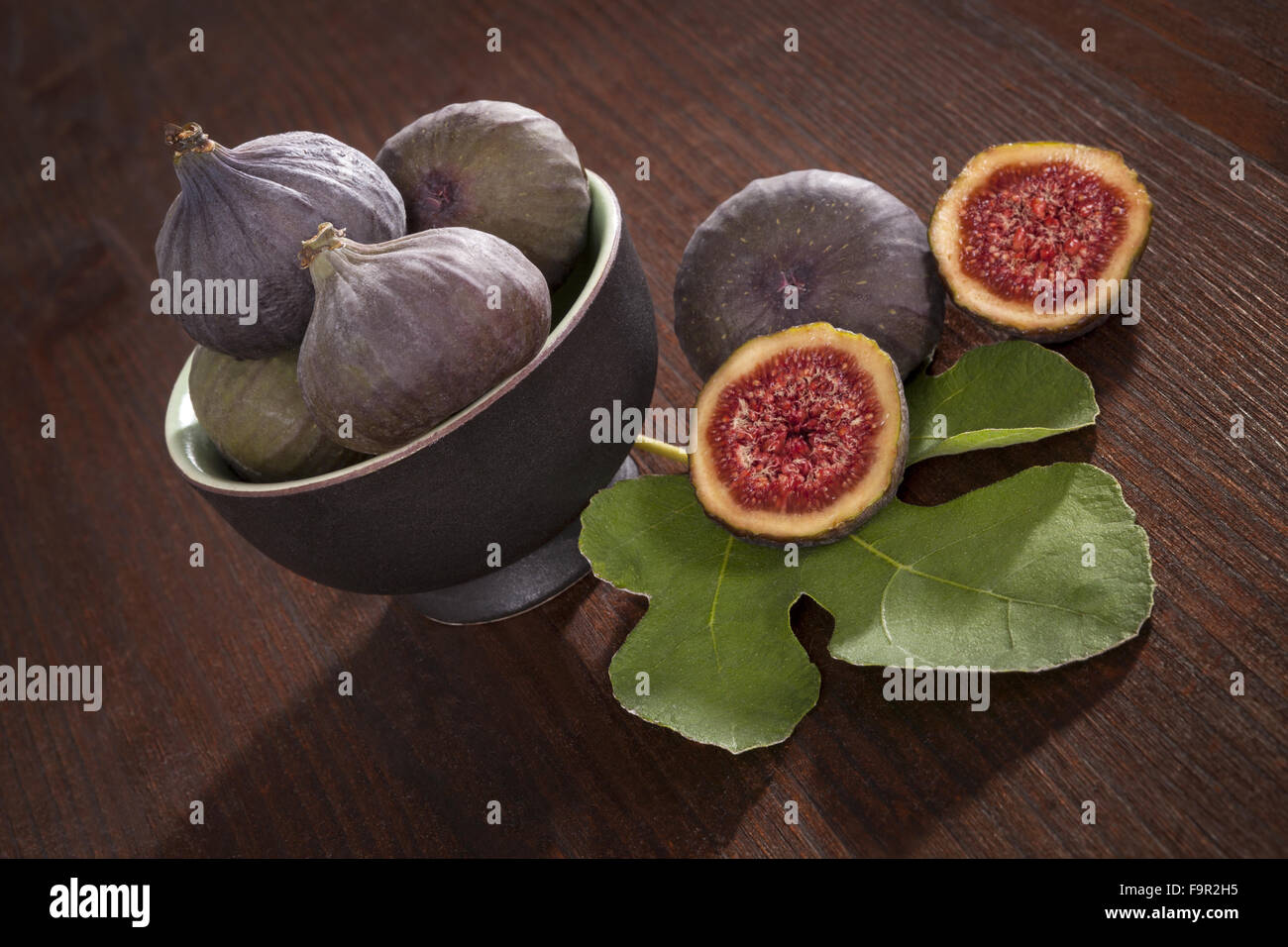 Bunte feigen -Fotos und -Bildmaterial in hoher Auflösung – Alamy