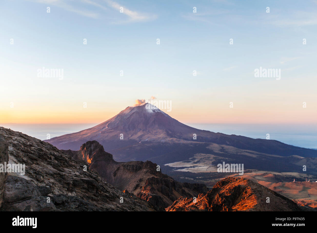 Aktiver vulkan popocatepetl -Fotos und -Bildmaterial in hoher Auflösung ...