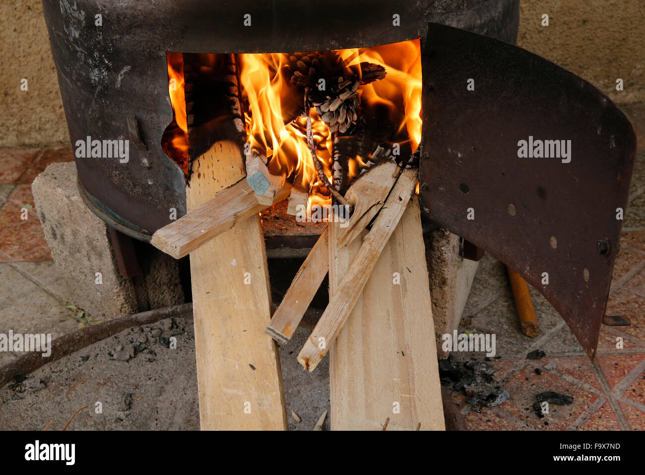 Bank ofen -Fotos und -Bildmaterial in hoher Auflösung – Alamy