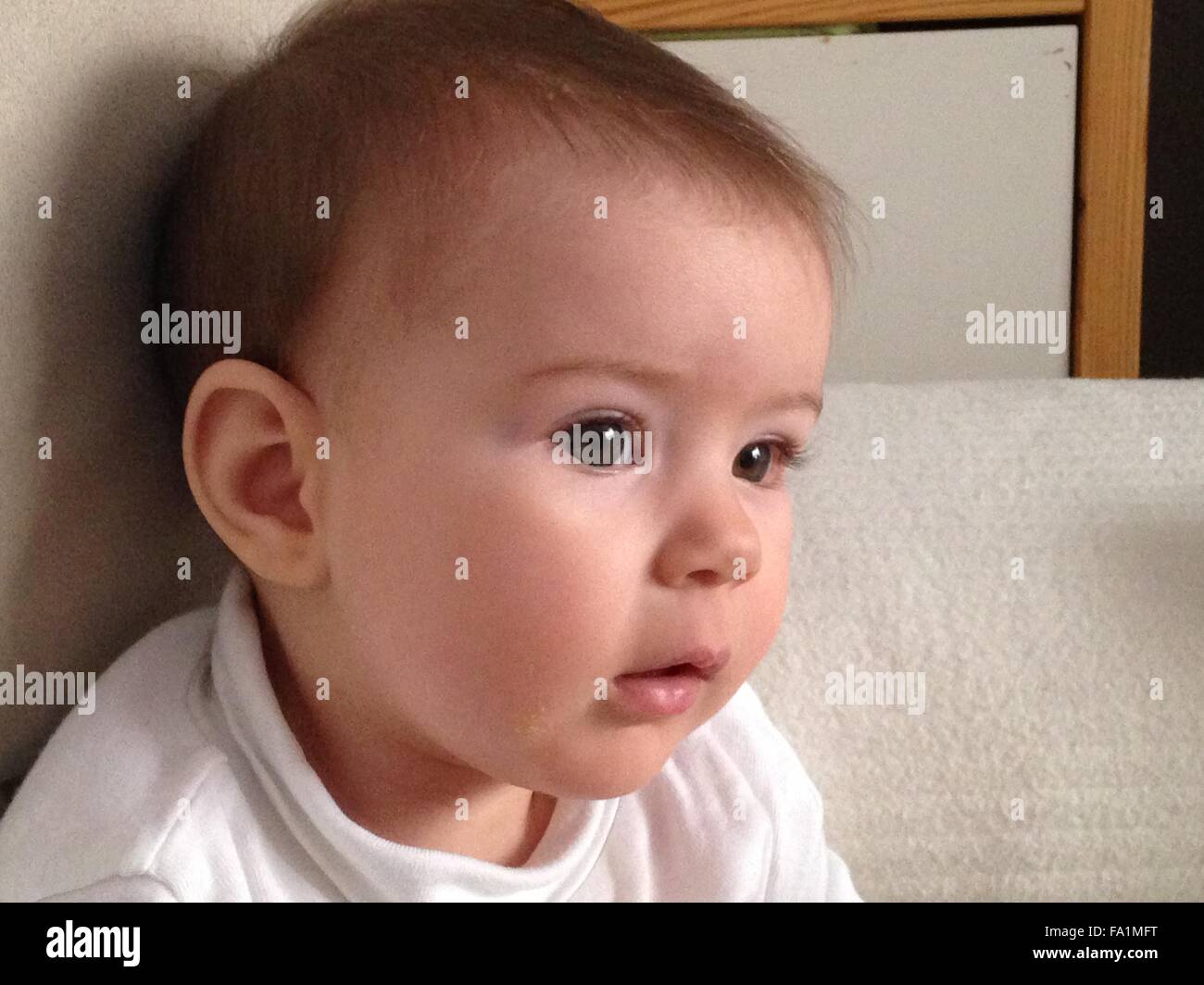 Unschuldiger blick -Fotos und -Bildmaterial in hoher Auflösung – Alamy
