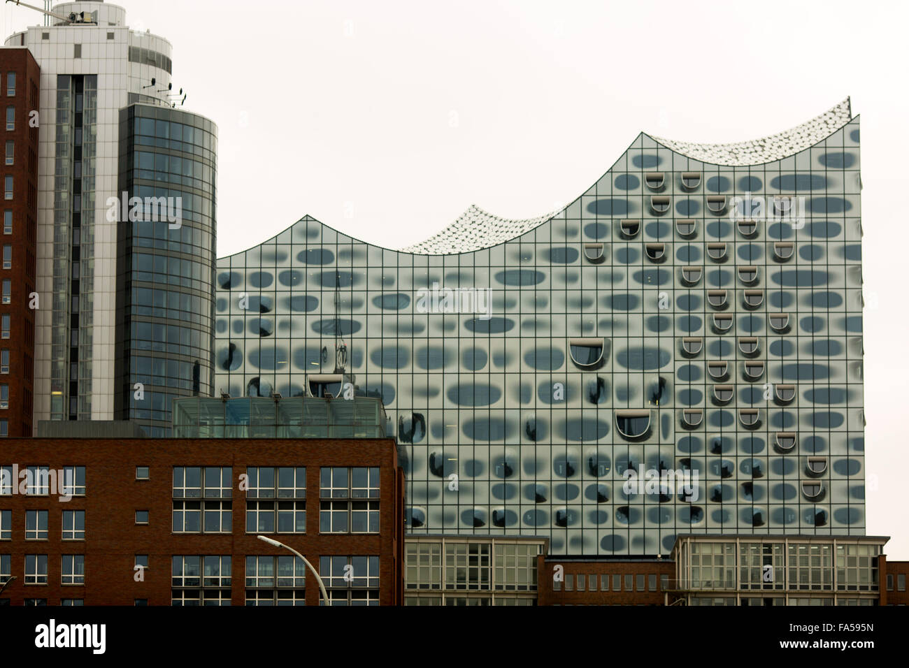 Hamburg elbphilharmonie weihnachten -Fotos und -Bildmaterial in hoher ...