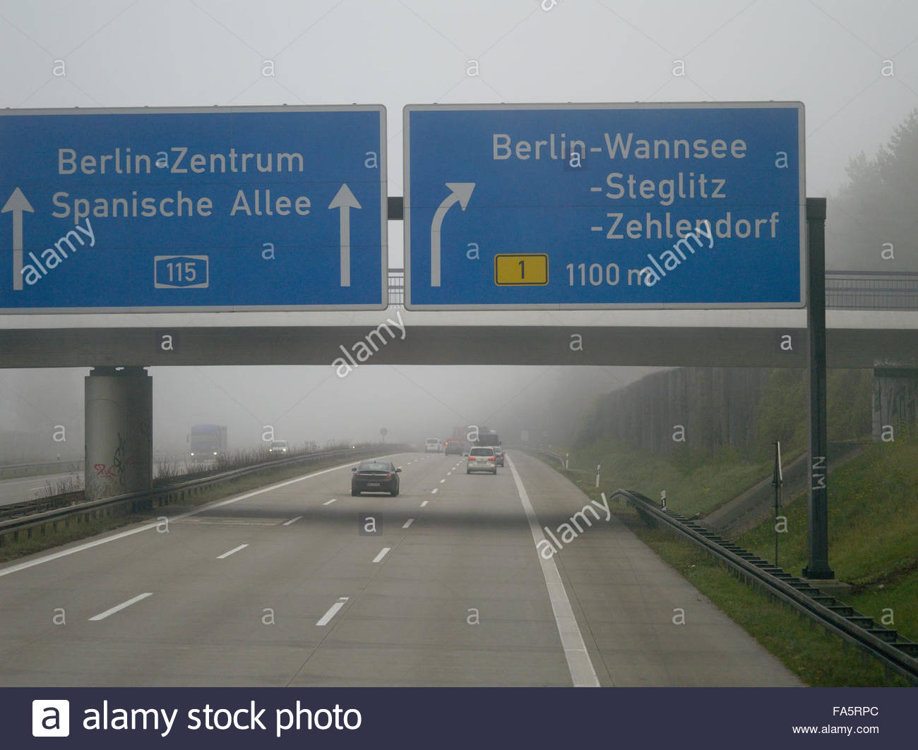 Berlin Motorway Signs Stockfotos und -bilder Kaufen - Alamy