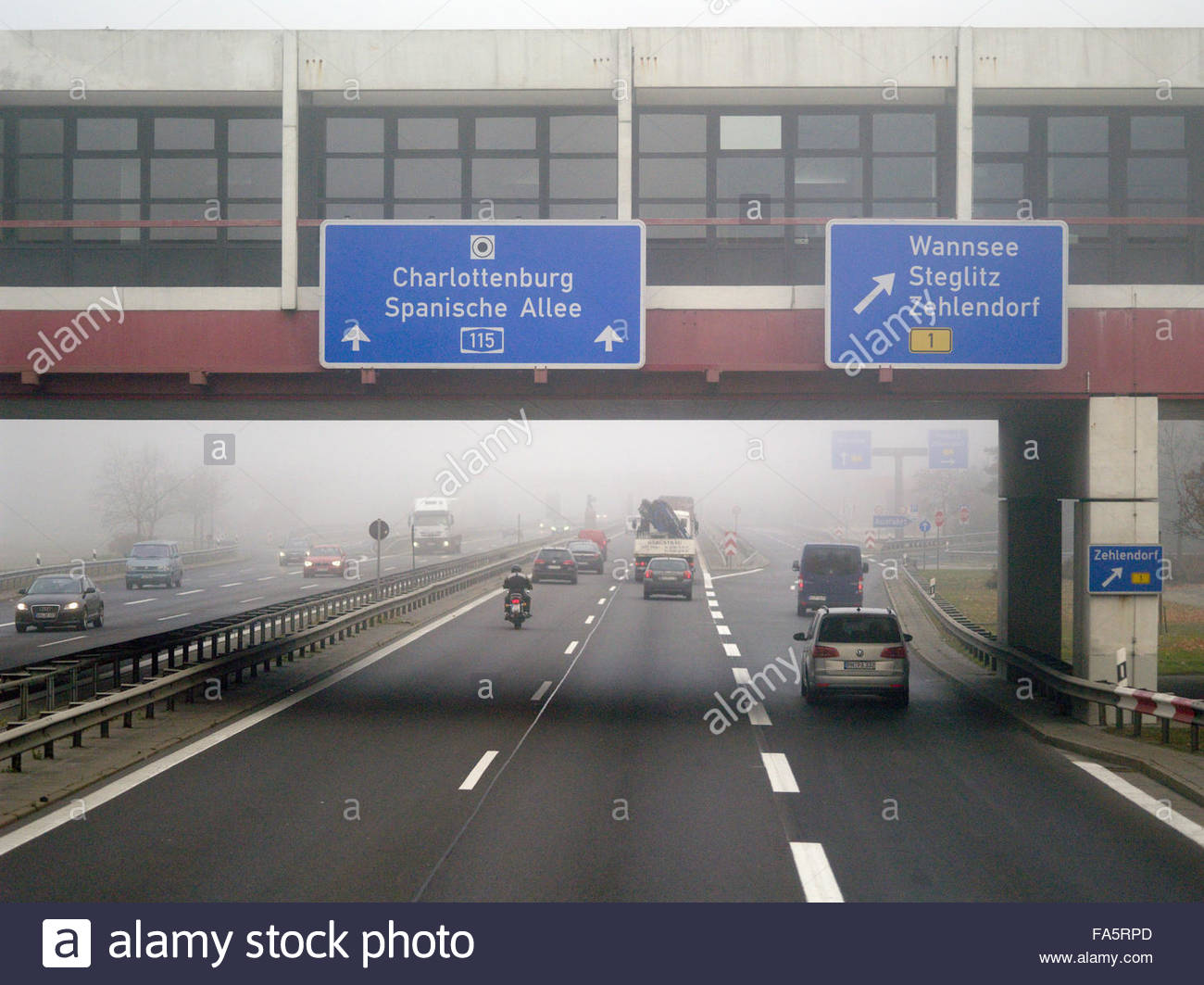 Berlin Motorway Signs Stockfotos und -bilder Kaufen - Alamy
