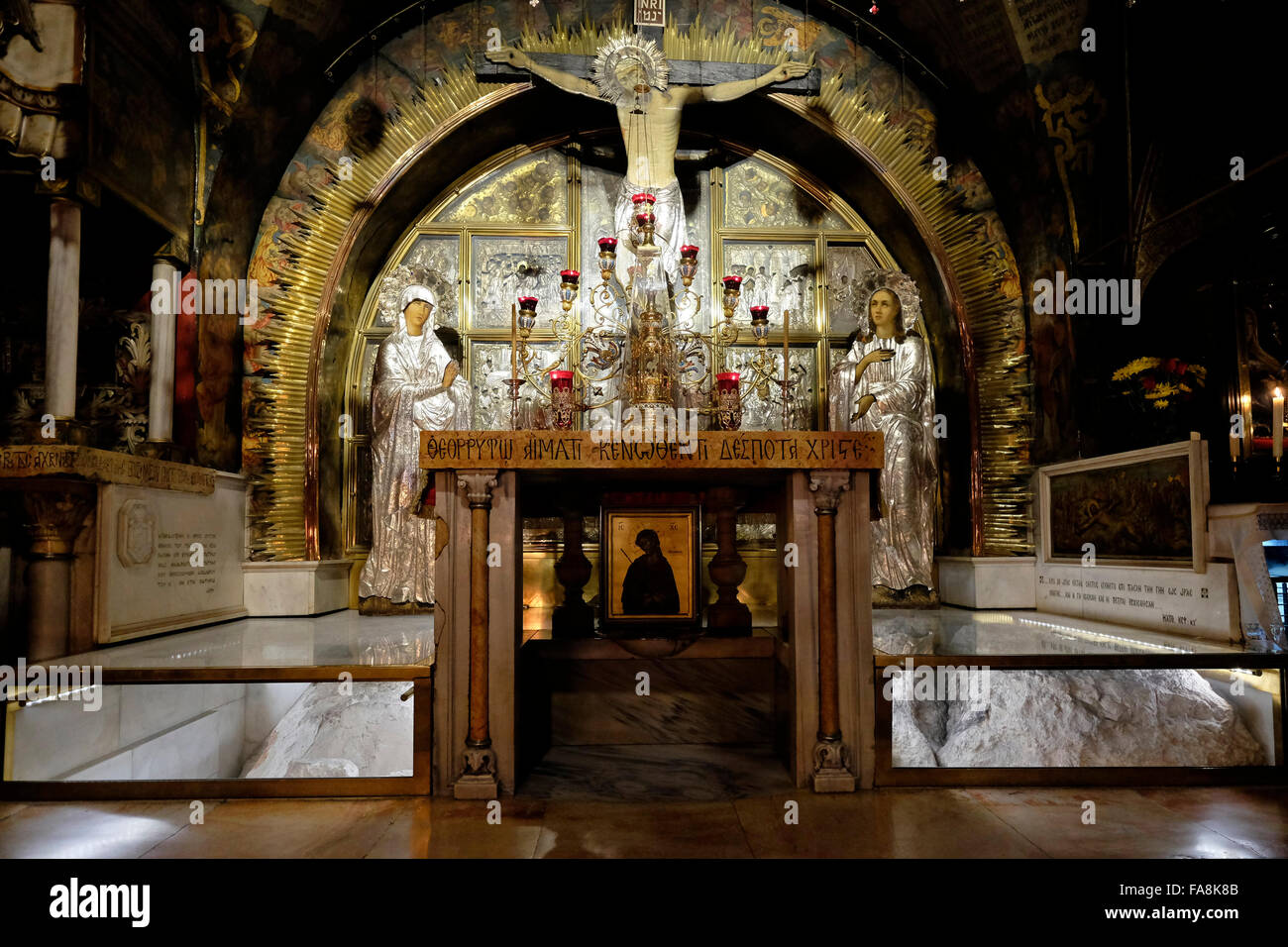 Blick auf den Altar der Kreuzigung auf der linken Seite der Kalvarienberg oder Golgatha ...
