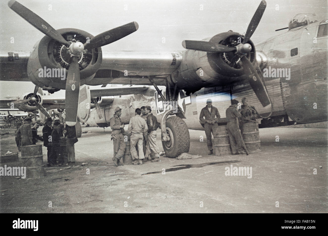 Consolidated b 24 -Fotos und -Bildmaterial in hoher Auflösung – Alamy