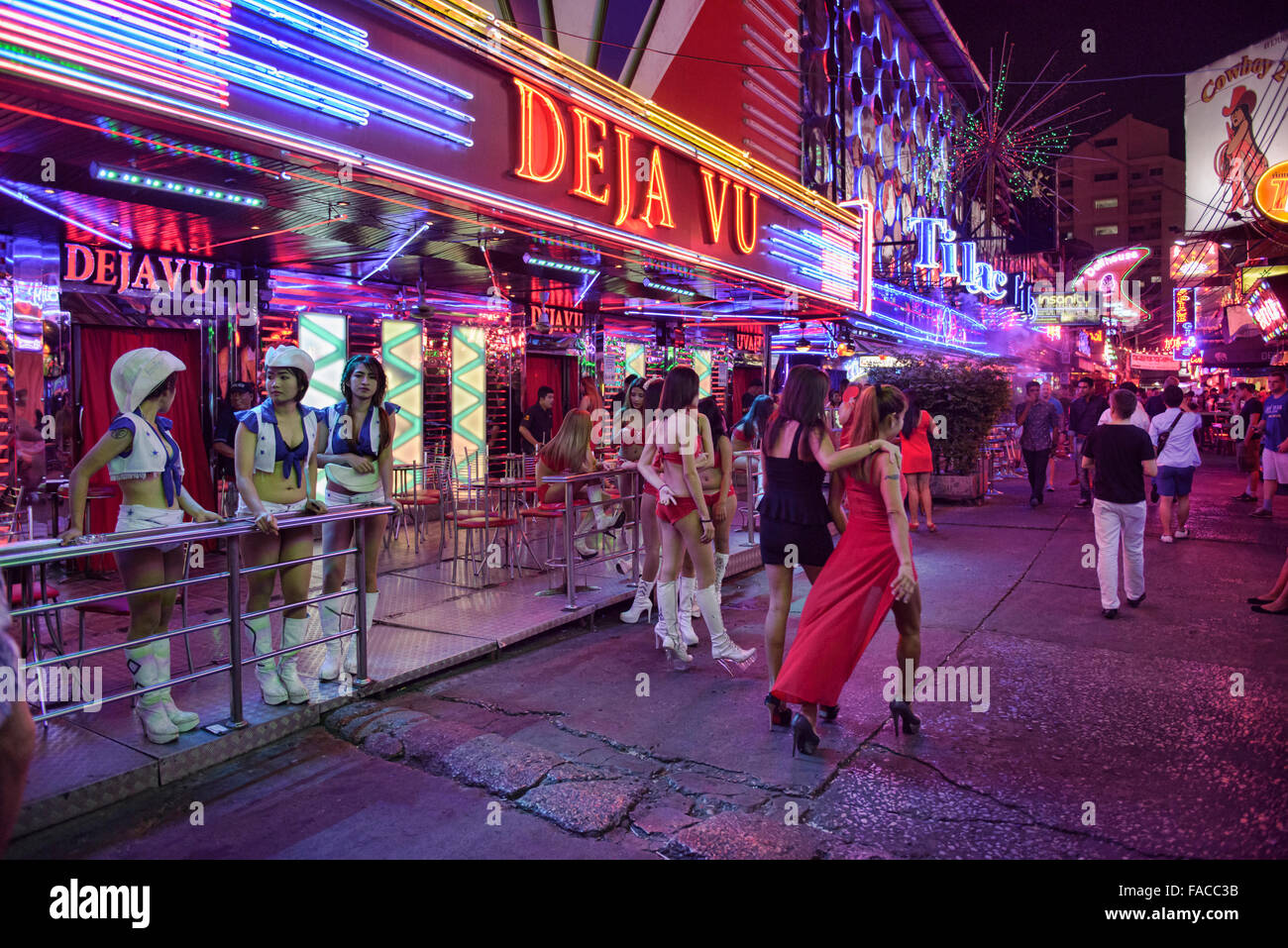 Die Balken der Soi Cowboy Rotlichtviertel in Bangkok, Thailand Stockfotografie - Alamy