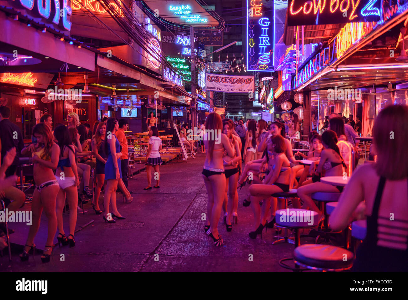 Die Balken der Soi Cowboy Rotlichtviertel in Bangkok, Thailand Stockfotografie - Alamy