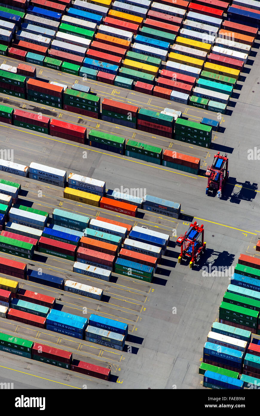 Luftaufnahme, laden, Containerbrücken, Containerkrane, Containerschiff ...