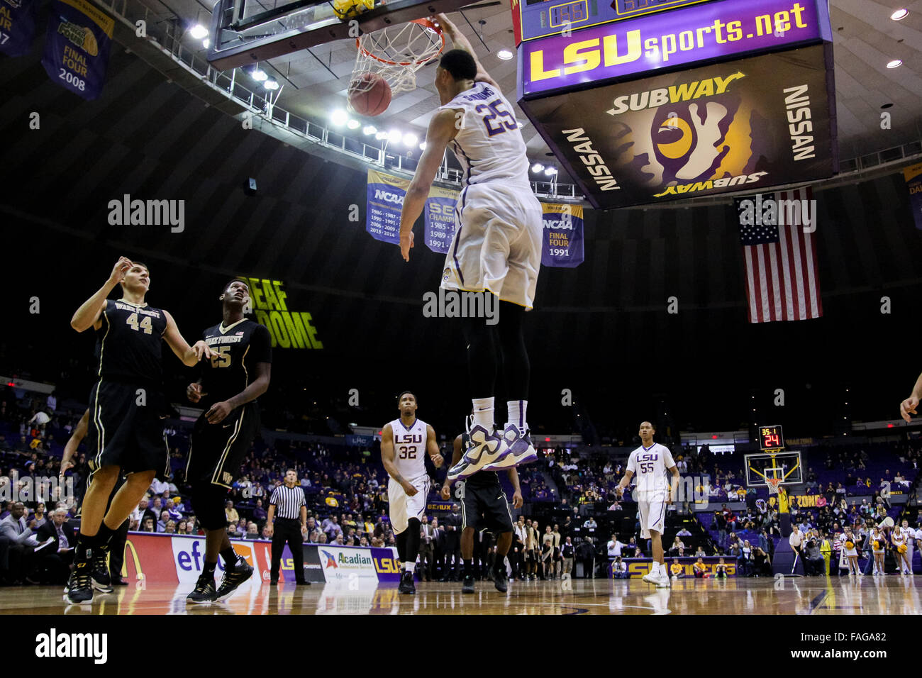 Baton Rouge, LA, USA. 29. Dezember 2015. LSU Tigers vorwärts Ben ...