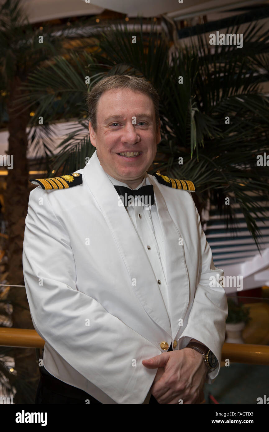 Akphotos captain -Fotos und -Bildmaterial in hoher Auflösung – Alamy