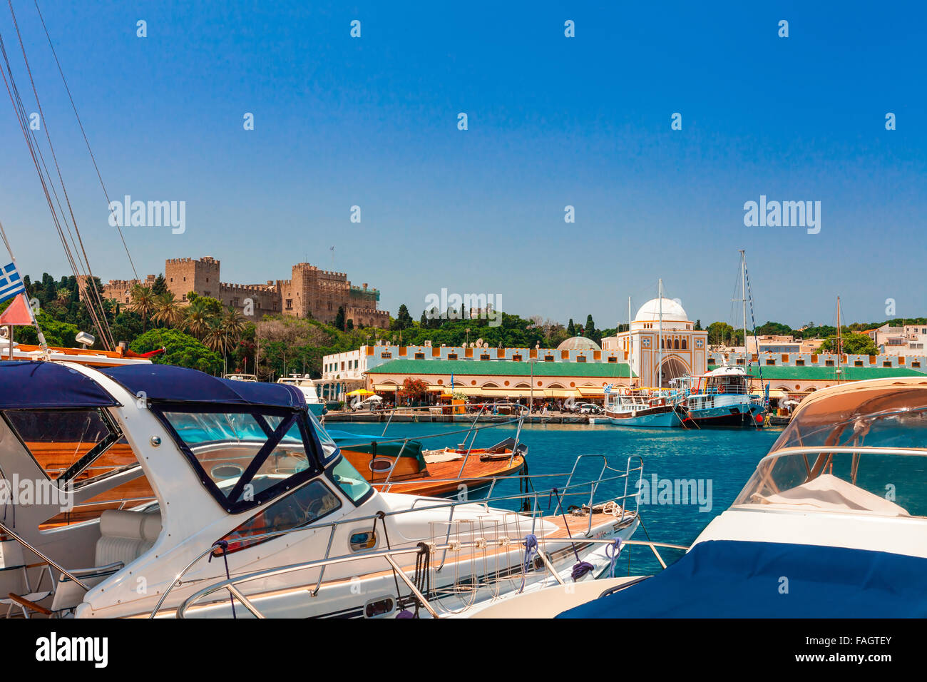 Marina mandraki -Fotos und -Bildmaterial in hoher Auflösung – Alamy