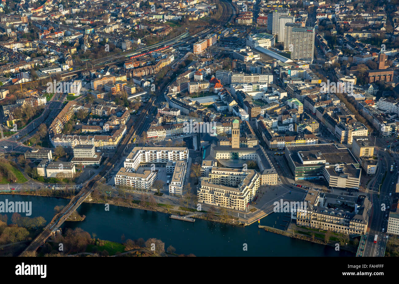 Luftaufnahme, Ruhrbania, Ruhr, Mülheim Stadt Zentrum mit Rathaus und ...