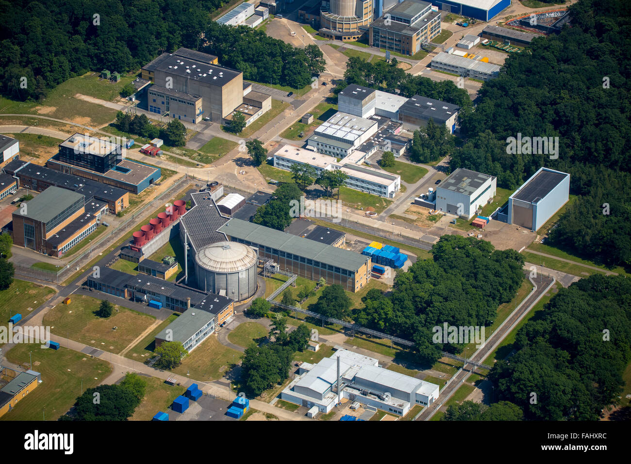 Luftaufnahme, Forschungszentrum Jülich, stillgelegten AVR ... Luftaufnahme, Forschungszentrum Jülich, stillgelegten AVR ...