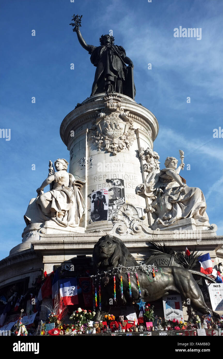 Statue platz republik paris -Fotos und -Bildmaterial in hoher Auflösung ...