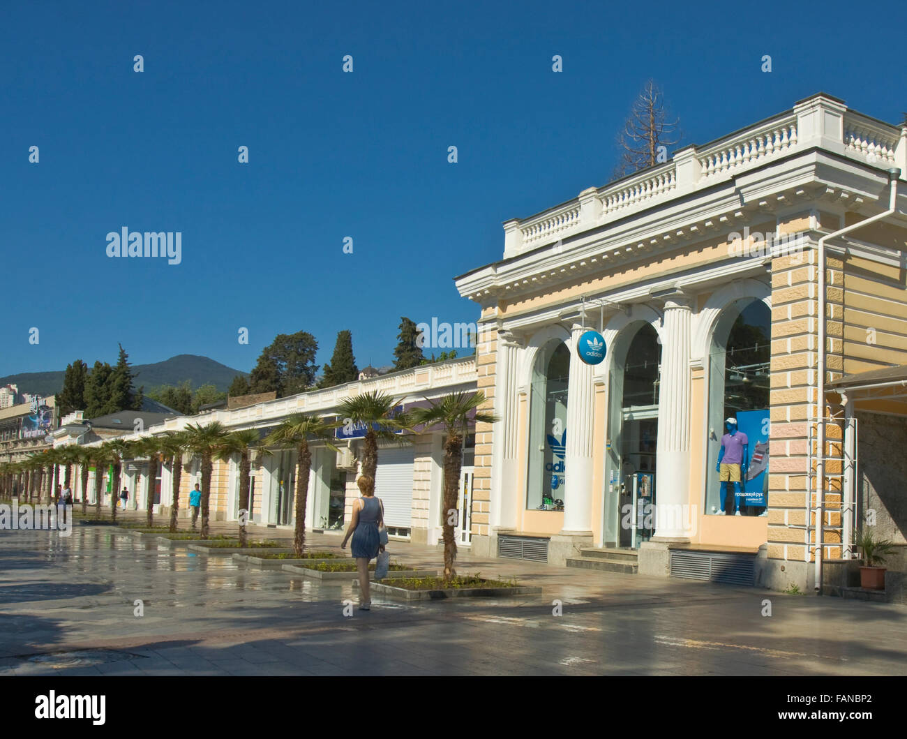Jalta, Krim, Ukraine - 18. Mai 2012: Meer-Kai. Jalta ist ein beste ...