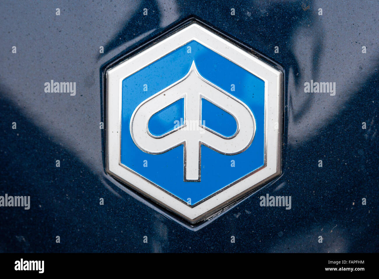 Piaggio Abzeichen Stockfotos und -bilder Kaufen - Alamy