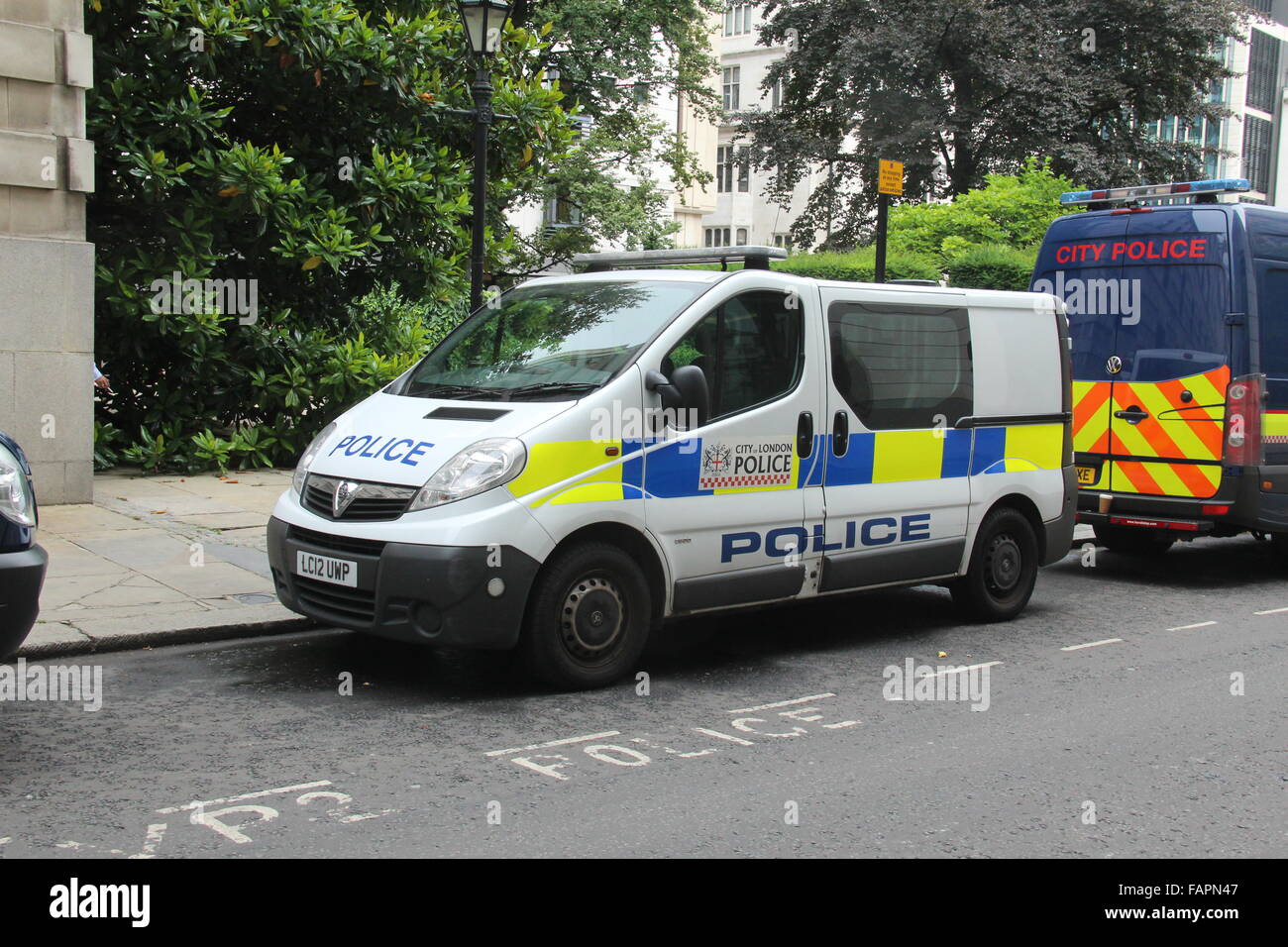 Opel polizeifahrzeug -Fotos und -Bildmaterial in hoher Auflösung – Alamy