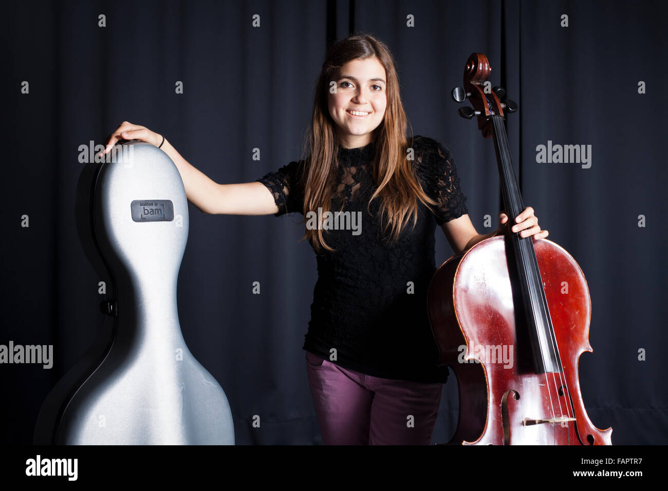 Brasilianischer singer songwriter -Fotos und -Bildmaterial in hoher ...