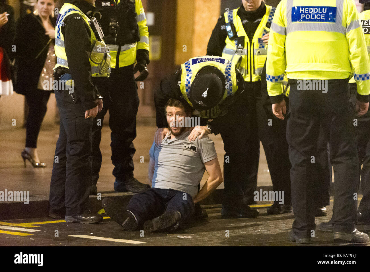 Handschellen Angelegt Stockfotos und -bilder Kaufen - Alamy