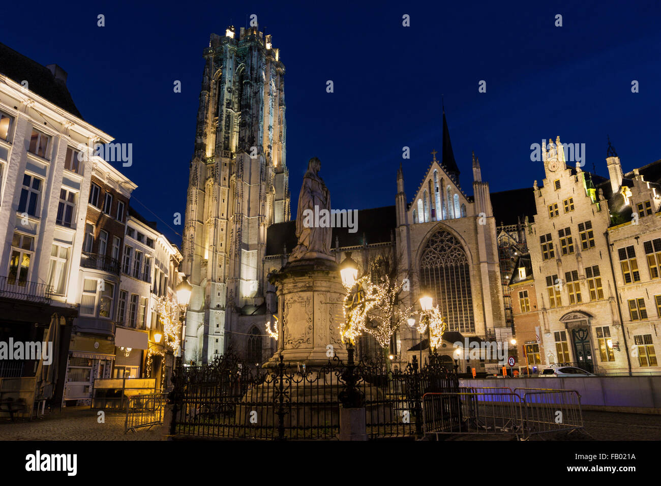Saint rumbolds cathedral in mechelen -Fotos und -Bildmaterial in hoher ...