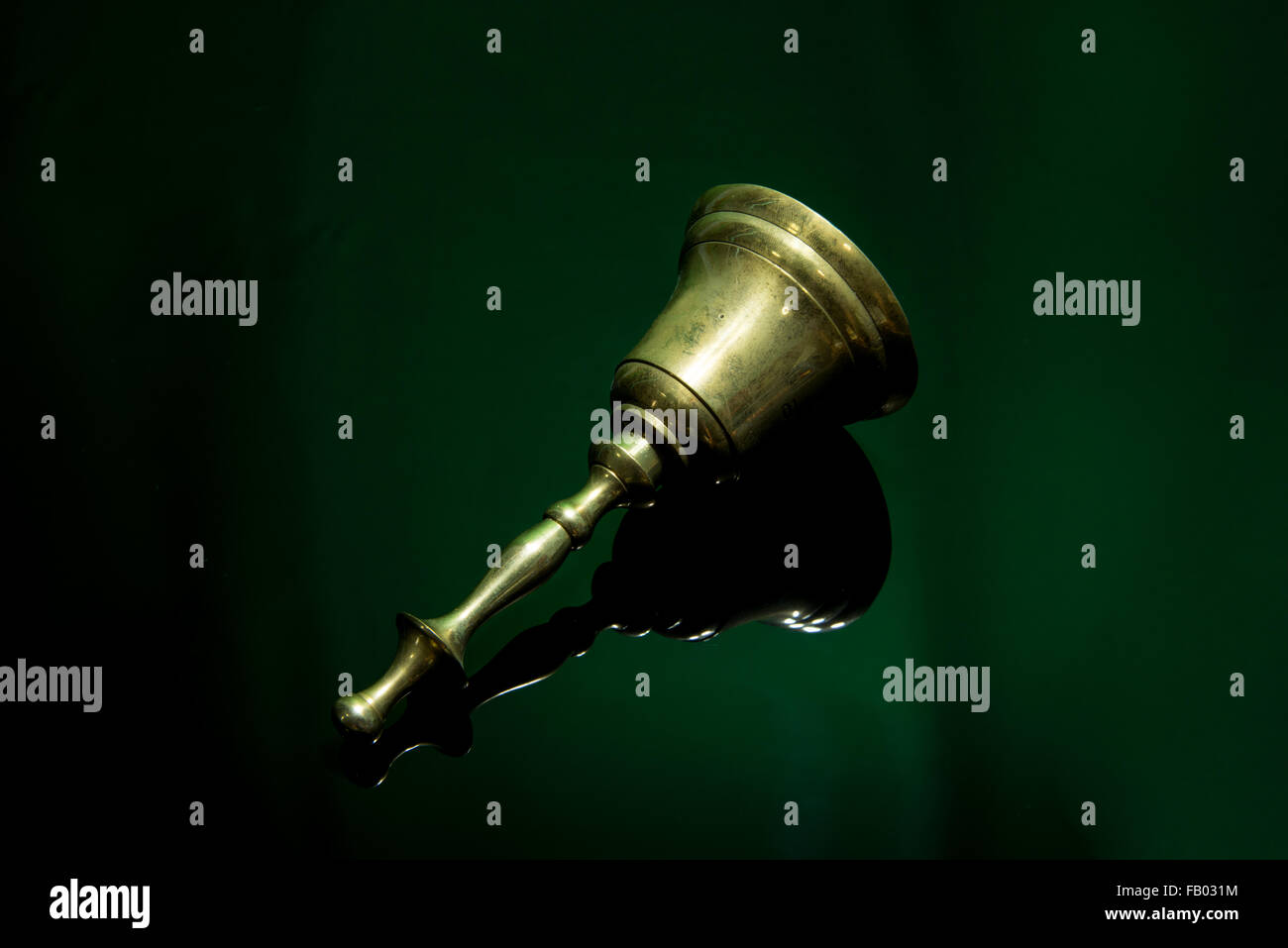 Kleine Glocke Stockfotos und -bilder Kaufen - Alamy
